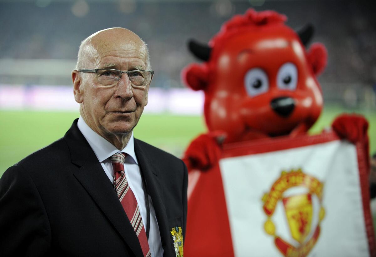 Muere a los 86 años Bobby Charlton, leyenda del fútbol inglés | La ...