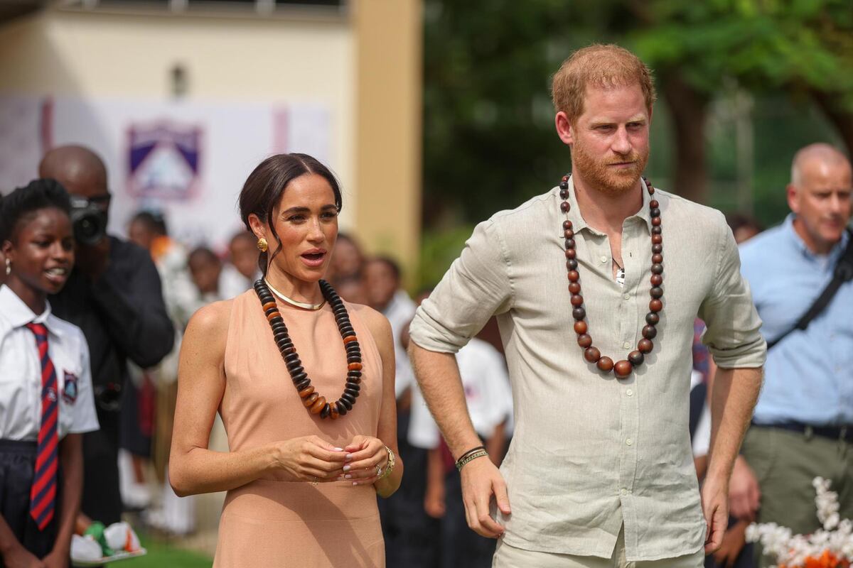 El príncipe Harry y Meghan terminan un viaje de tres días en Nigeria | La Prensa Panamá
