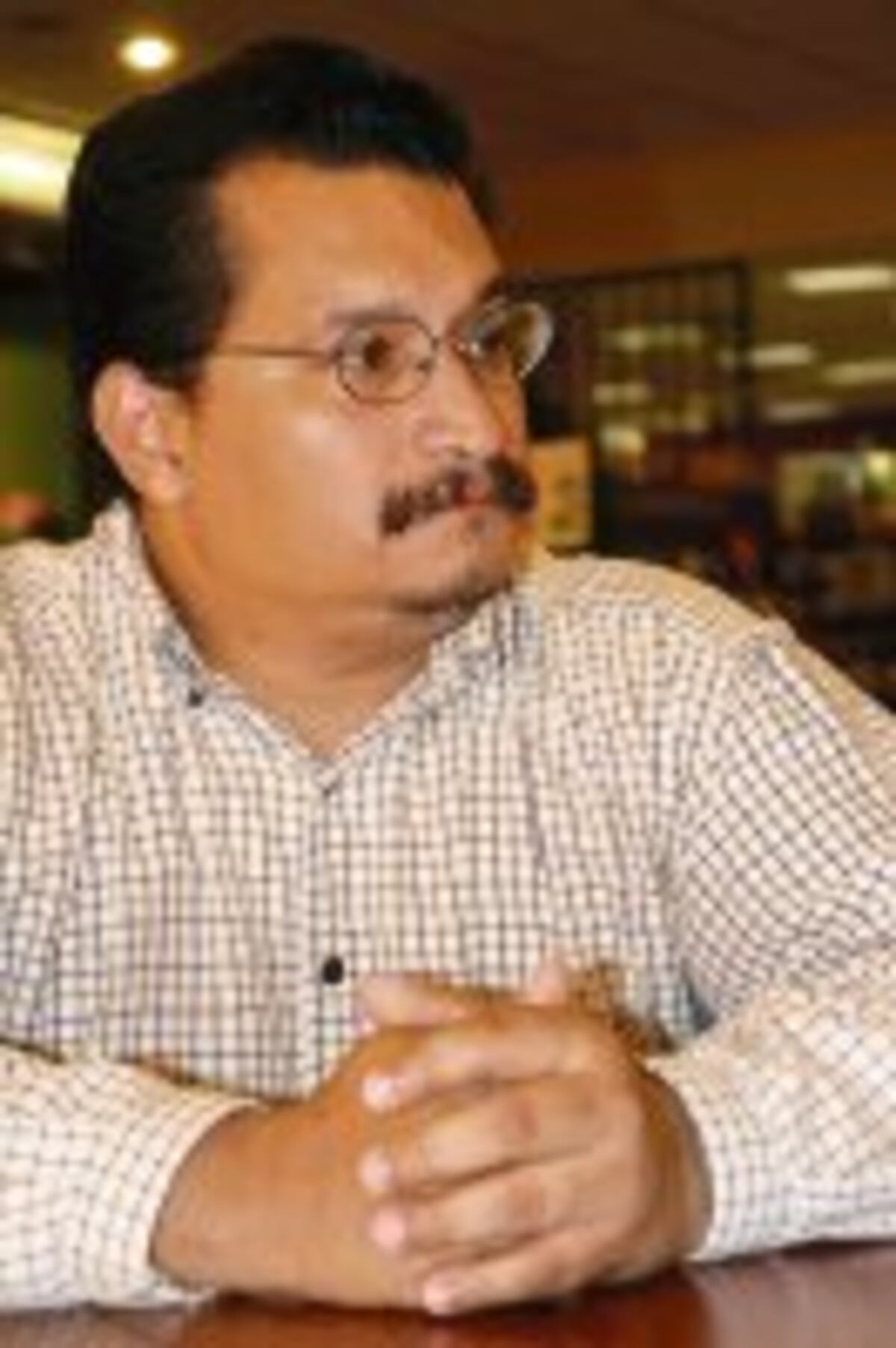 Carlos Fong, de estibador a poeta | La Prensa Panamá