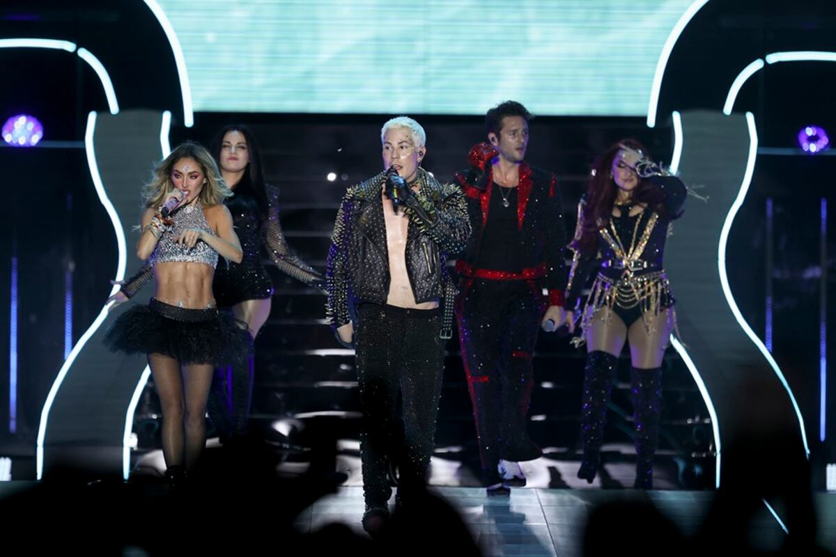 Integrantes de RBD se retiran de Premio Lo Nuestro antes de ser ...