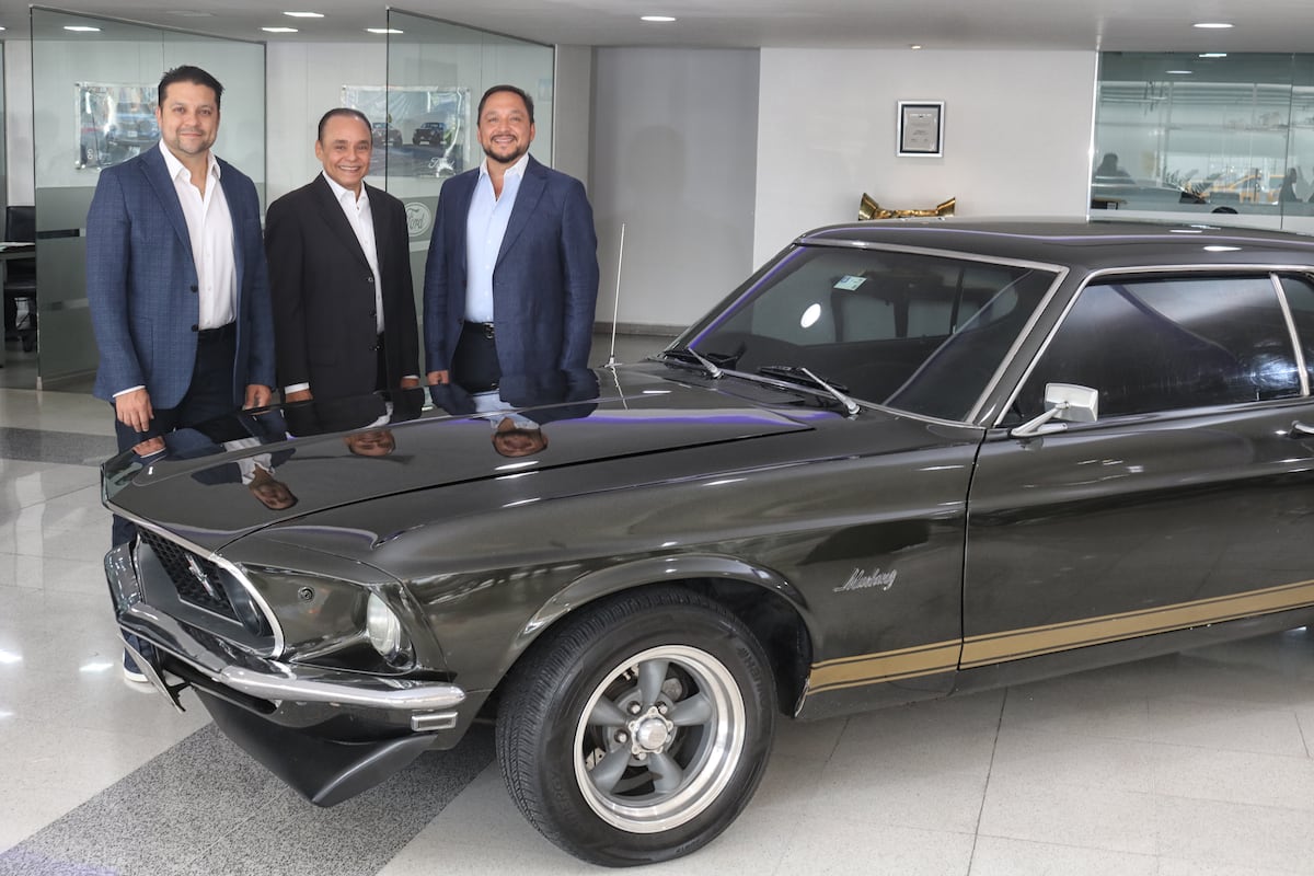 Celebremos juntos 20 años de excelencia como Distribuidores de Ford en ...