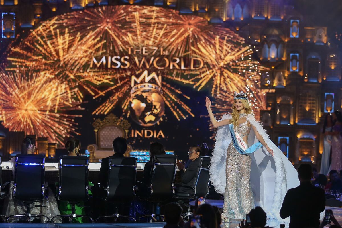 La checa Krystyna Pyszková es coronada Miss Mundo en India | La Prensa ...