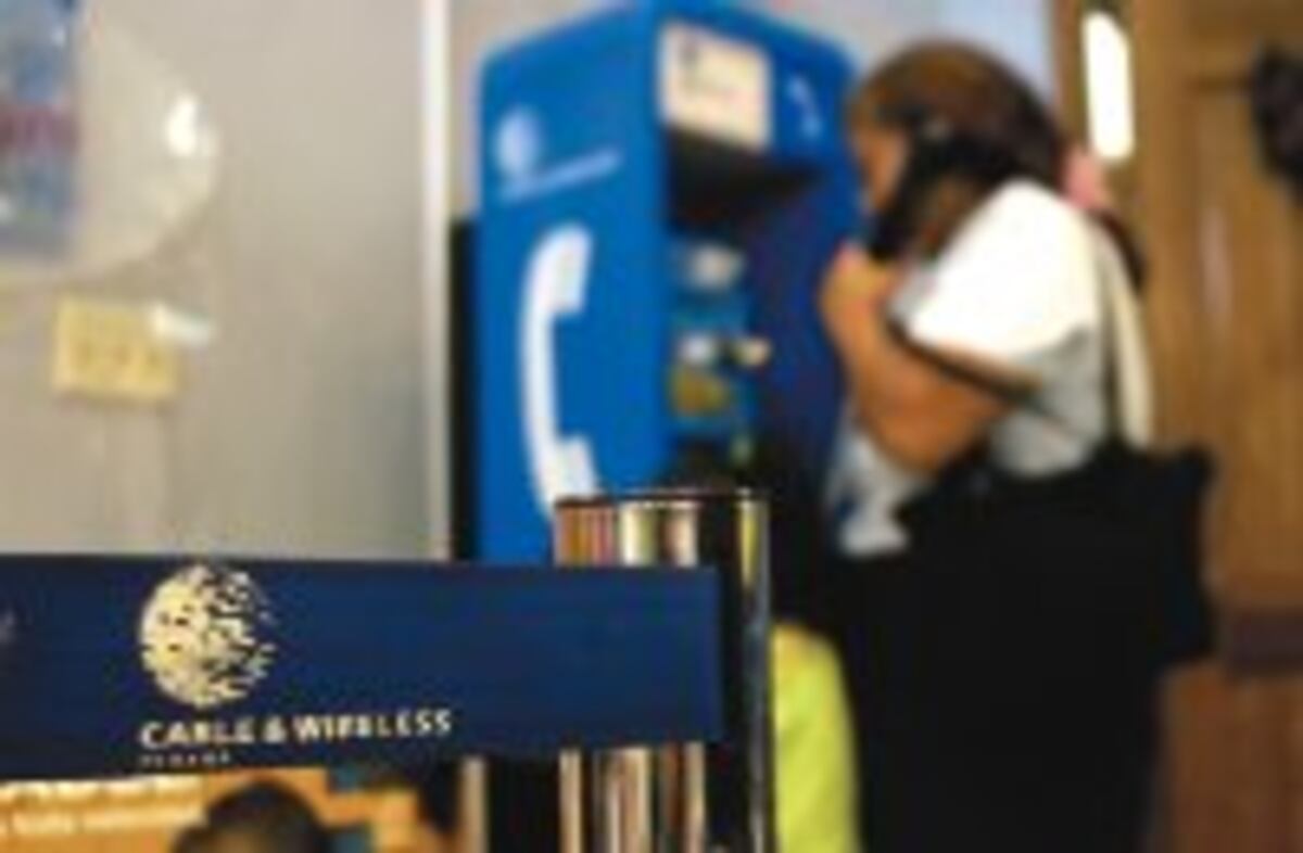 ClaroCOM demanda a C&W por $135 millones | La Prensa Panamá