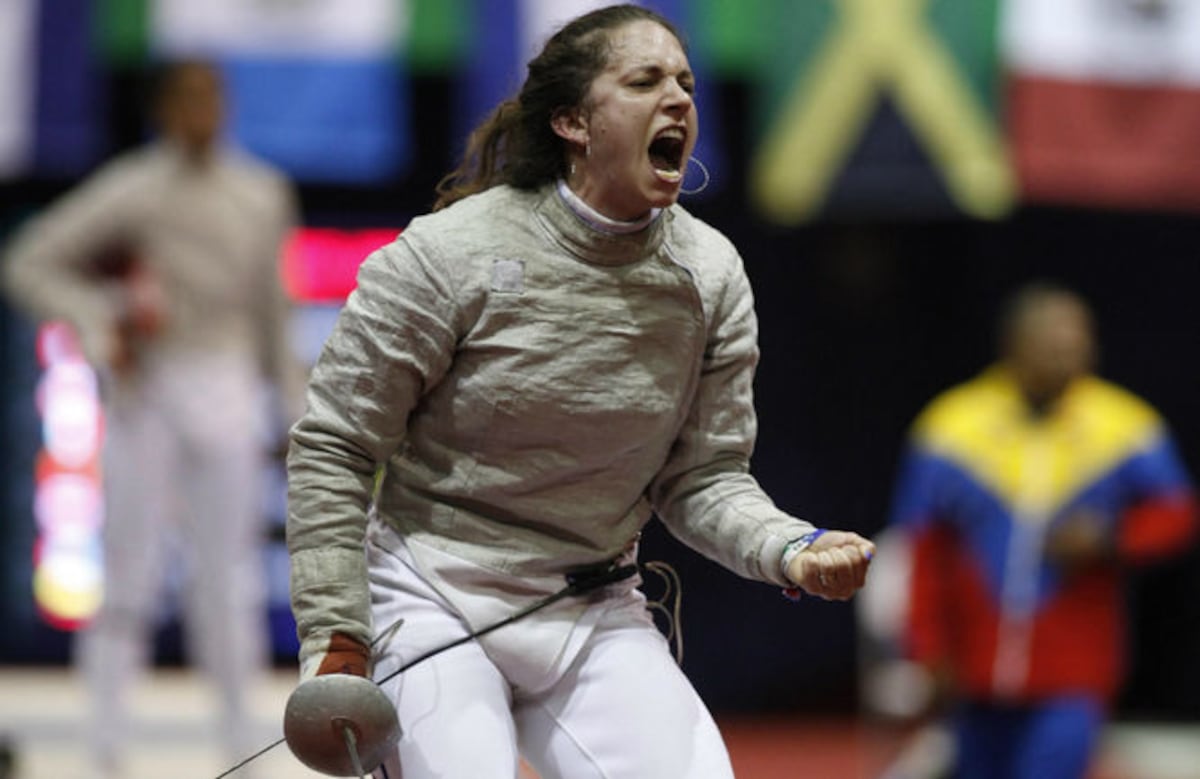 Eileen Grench cambió el fútbol por el sable | La Prensa Panamá