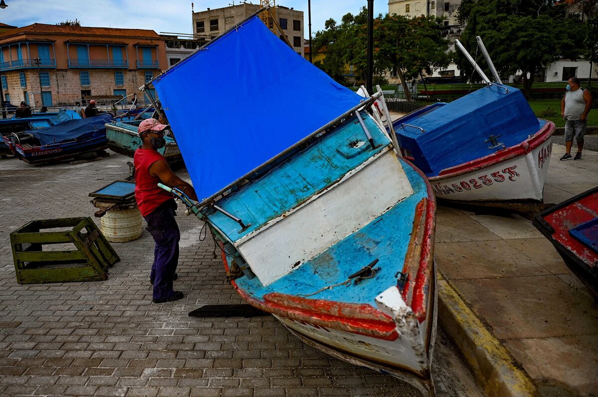 Tormenta Elsa sale de Cuba con lluvias de cola y amenaza a la Florida ...