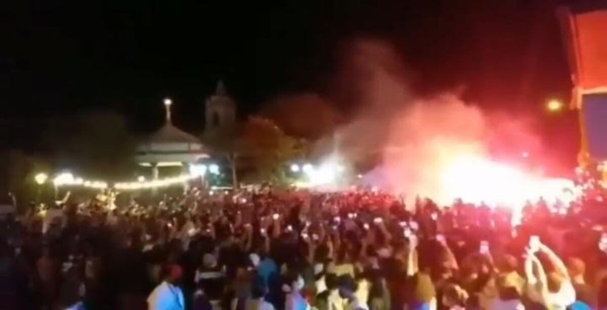 Cerca de mil 500 personas se reunieron en el parque Unión de Chitré ...
