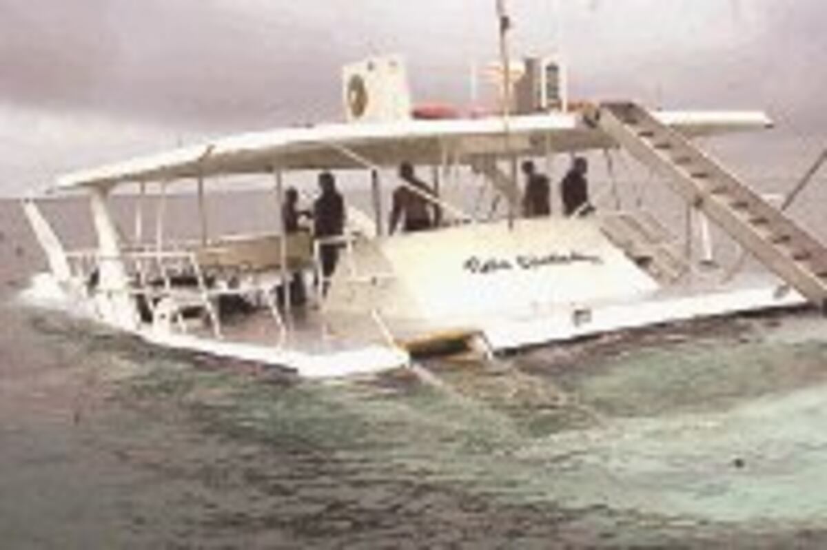 Barco fue remolcado a Taboga | La Prensa Panamá