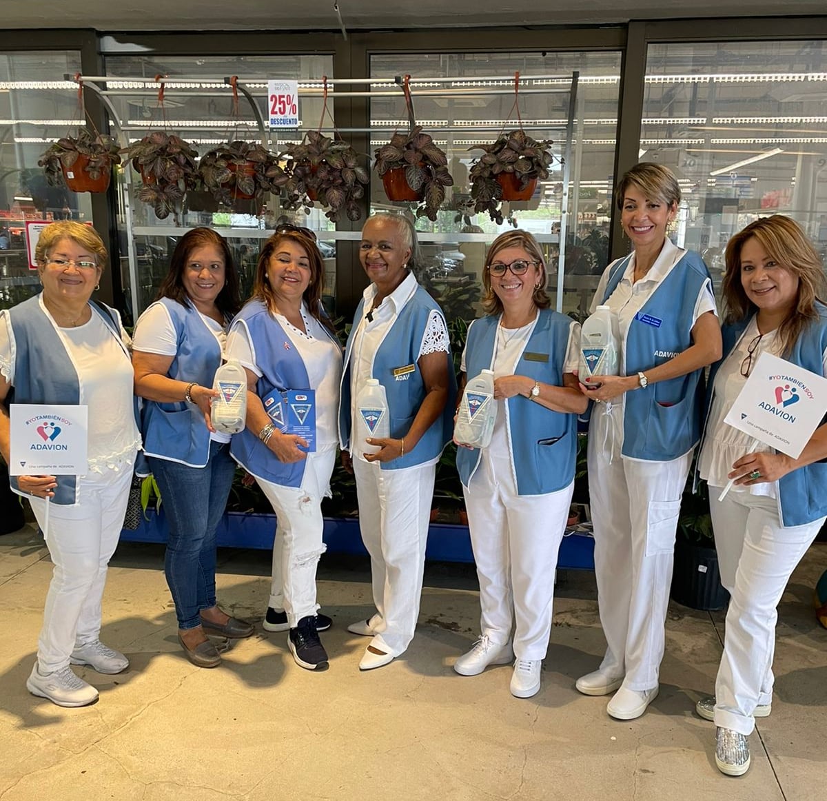 Colecta anual de alcancías de Adavion para el Instituto Oncológico Nacional | La Prensa Panamá