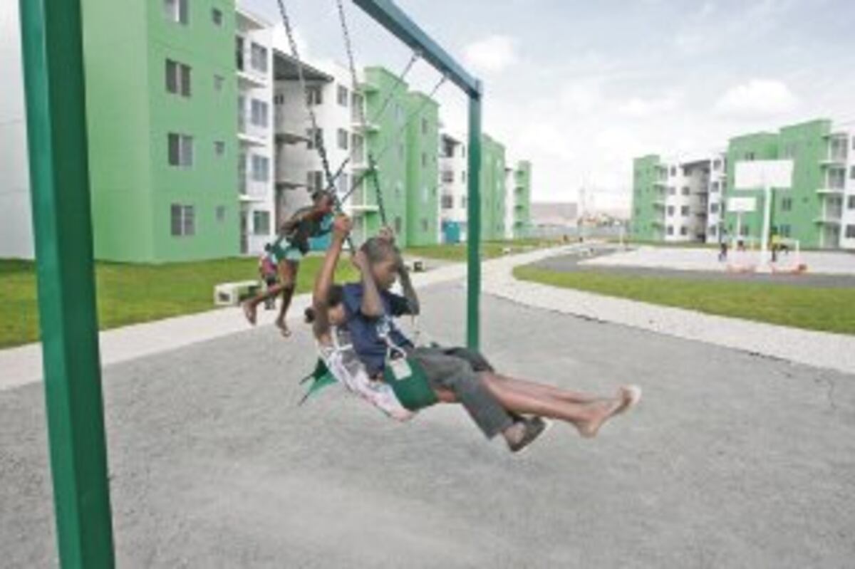 Entregan los primeros 240 apartamentos en Curundú | La Prensa Panamá