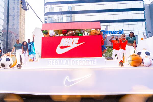 Nike brilló en el desfile navideño de la Alcaldía de Panamá con su ...
