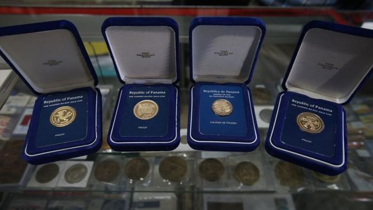 Presentan libro que recoge la historia de las monedas en Panamá | La ...