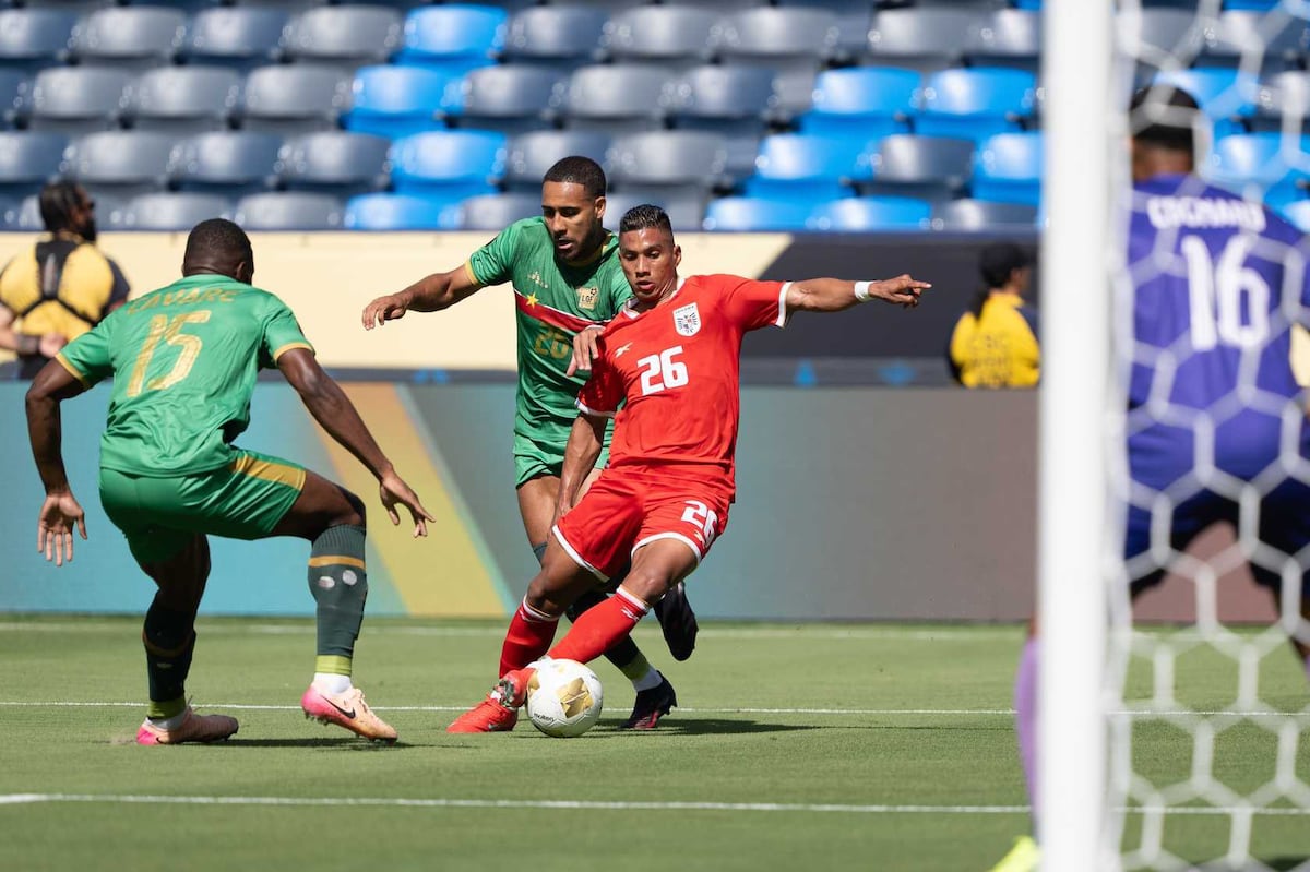 Futbolista panameño permanece en casa en Venezuela tras ataques y ...