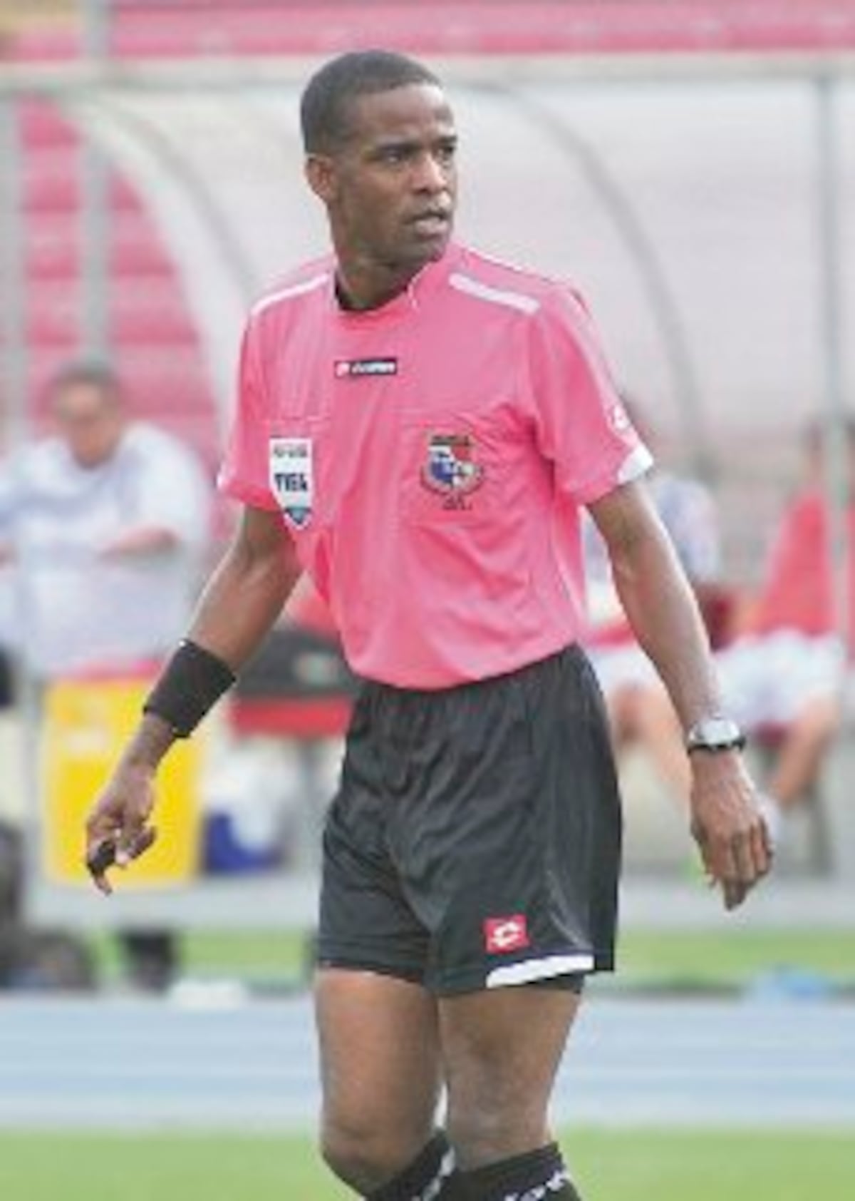 Moreno, primer árbitro panameño en un Mundial | La Prensa Panamá