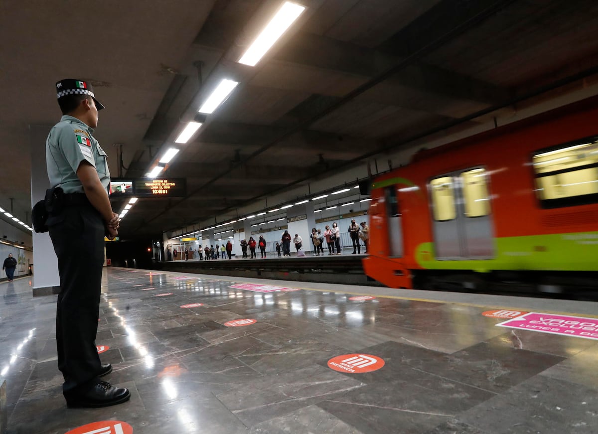 Tras 20 meses, reabre parcialmente la colapsada línea 12 del metro de ...